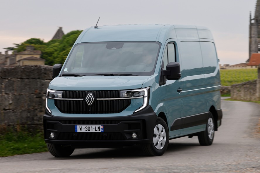 Nova Renault Master chega ao Brasil em 2027 com versão elétrica