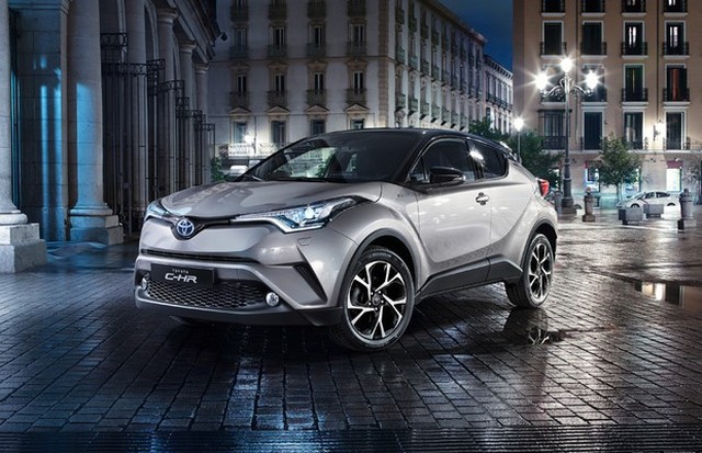 Novo Toyota C-HR tem o interior revelado