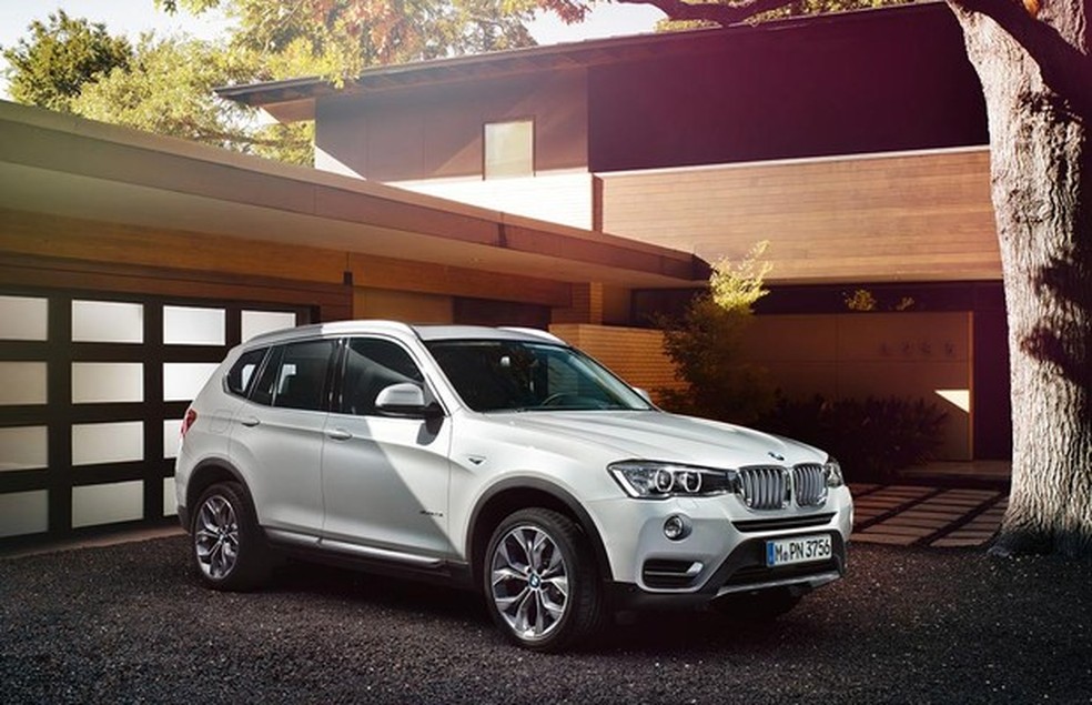 BMW comemora 15 anos da linha X com renovação de modelos