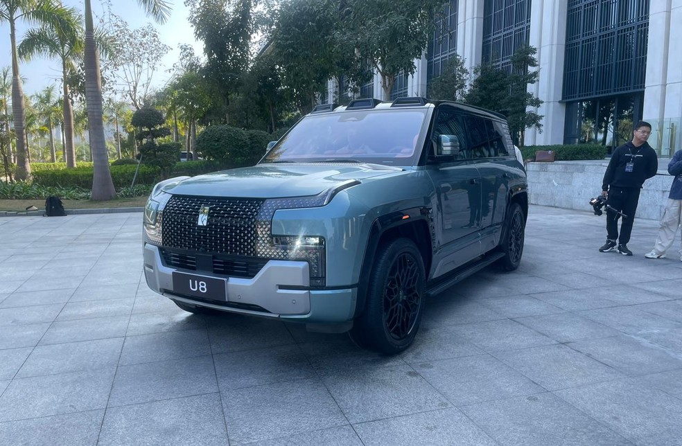 BYD U8: por que uma lei brasileira impede venda do SUV que gira em 360°