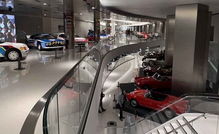 Museu em Mônaco tem do superesportivo mais caro do mundo à coleção de F1