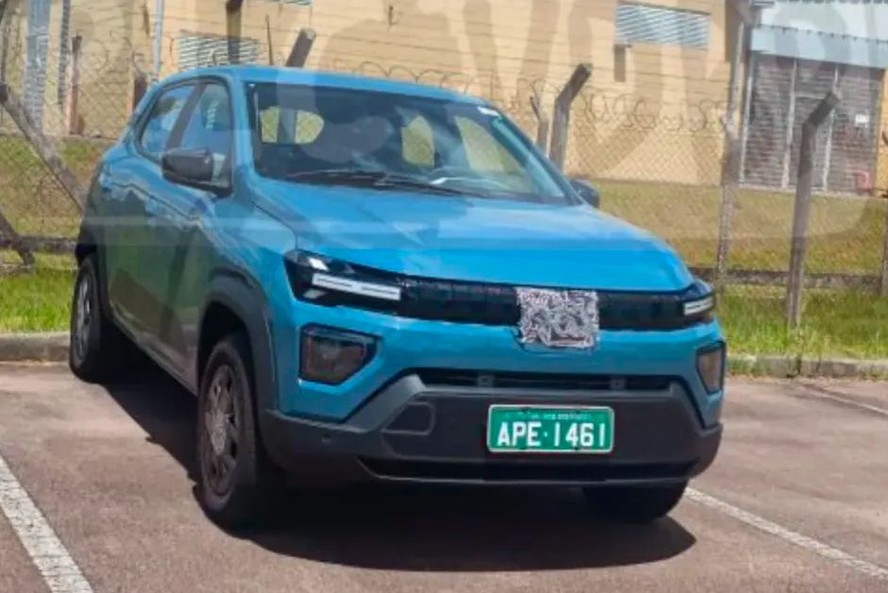 Flagra: novo Renault Kwid E-Tech confirma visual de mini-Duster