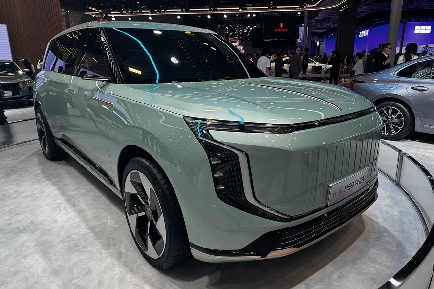 FAW, montadora mais antiga da China, estuda vender carros no Brasil