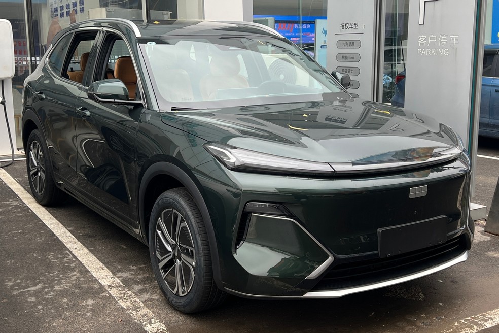 Geely EX5 híbrido tem produção confirmada no Brasil na fábrica da Renault