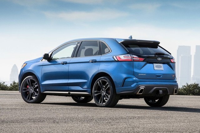 Ford Edge ST começa a ser vendido por R$ 299 mil