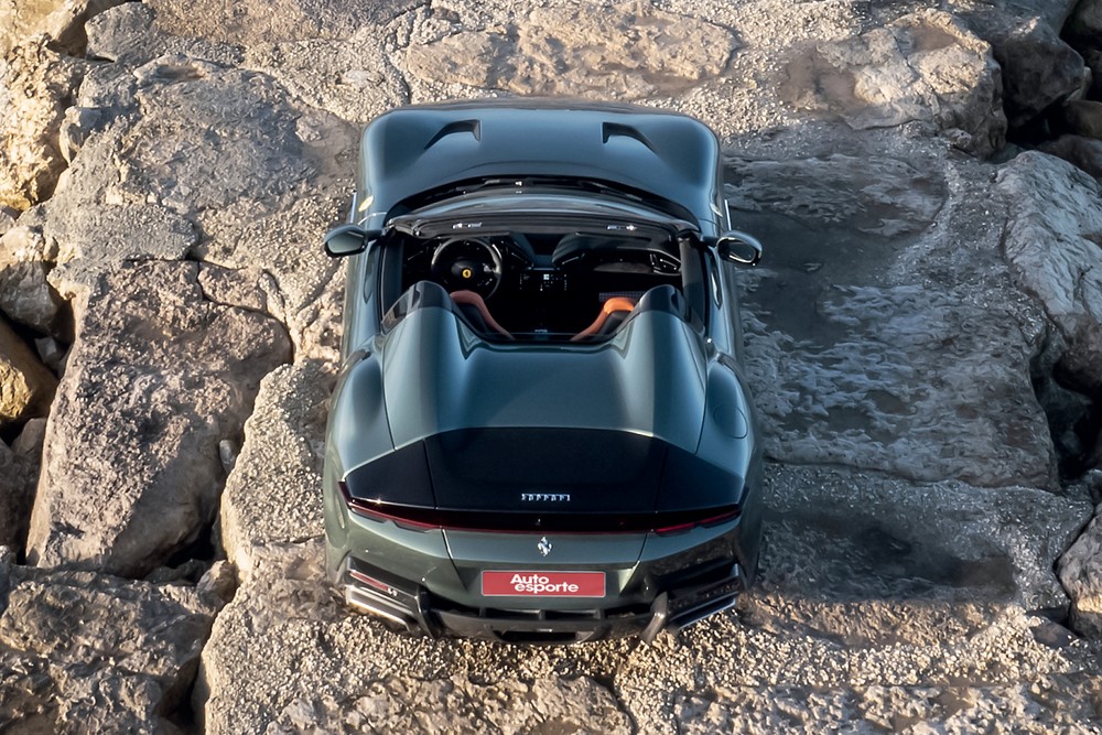 Teste: Ferrari 12Cilindri Spider é último conversível a combustão da marca