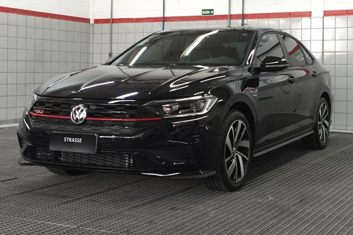Volkswagen Jetta GLI é preparado e ultrapassa o Golf GTI