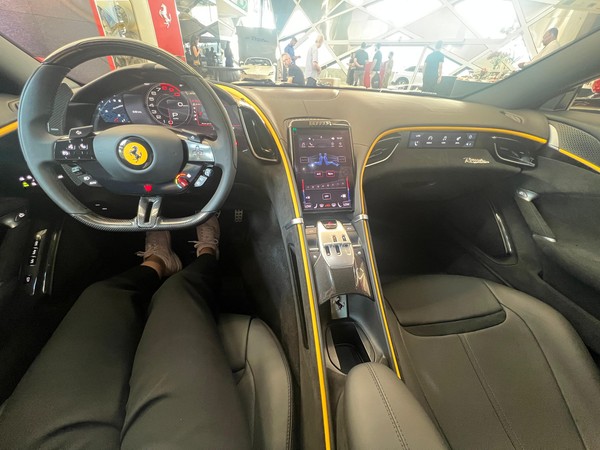 Ferrari Roma Spider custa R$ 4 milhões e já vendeu 20 unidades no Brasil