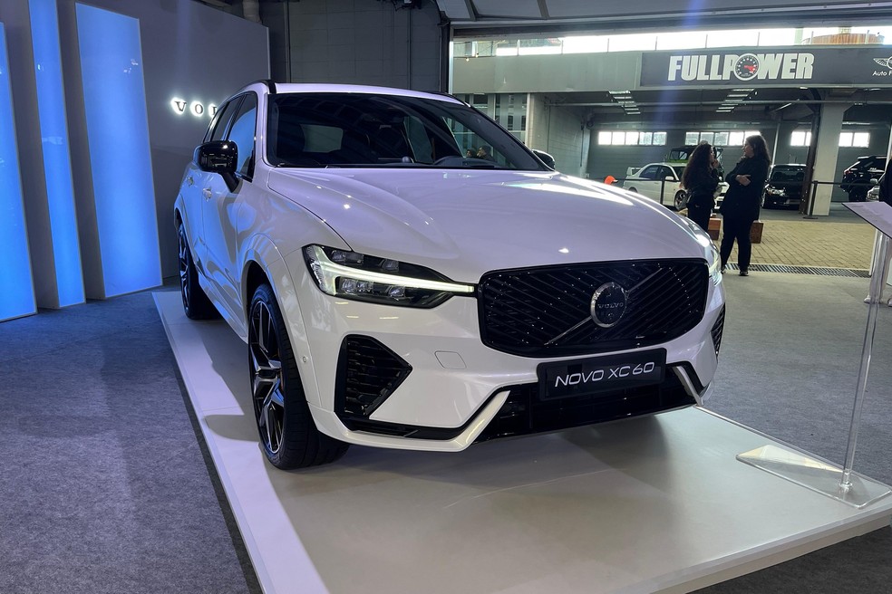 Volvo EX30 Cross Country e XC60 Polestar chegam ao Brasil; veja preços
