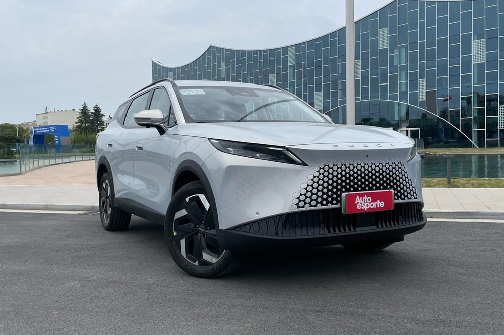 Omoda 5 HEV e Omoda 7 PHEV chegam em breve contra Corolla Cross e BYD Song