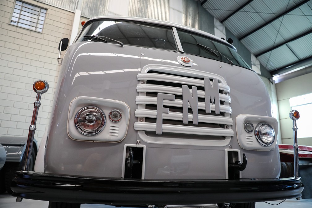 Caminhões Fenemê: colecionador mostra dezenas de FNM que restaurou no ...