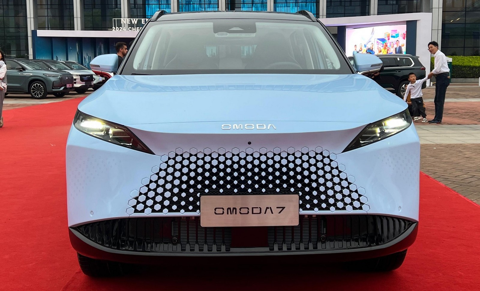 Omoda 7 é SUV com porte de BYD Song Plus que deve chegar ao Brasil em 2025