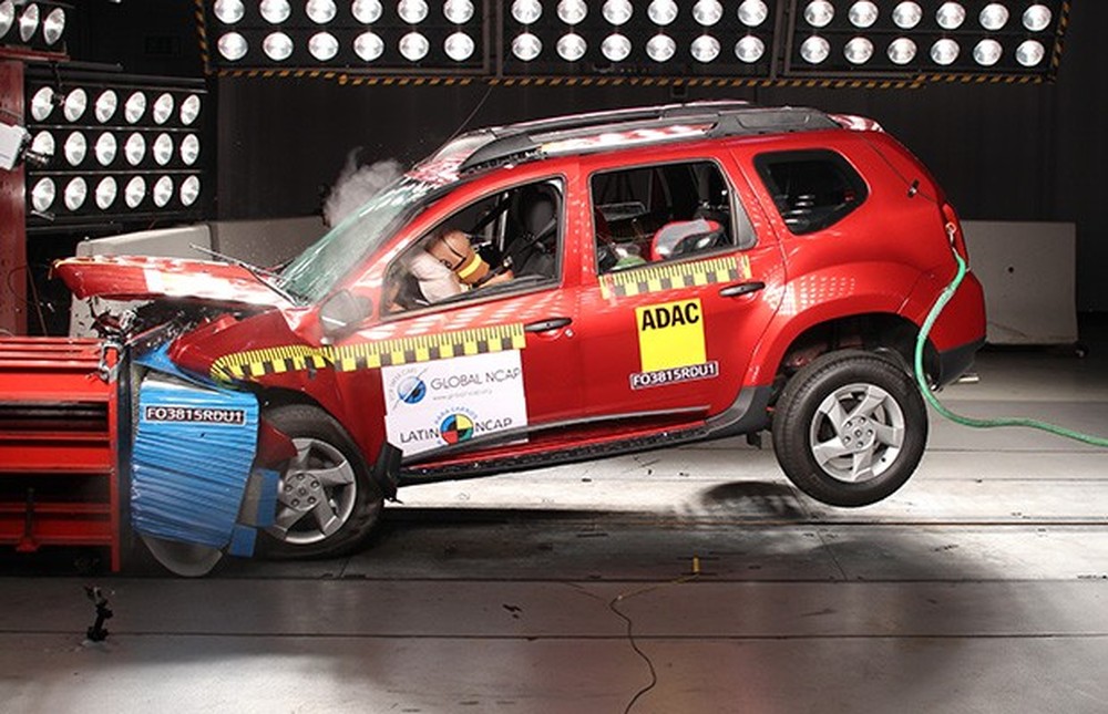 Renault Duster conquista quatro estrelas em crash test