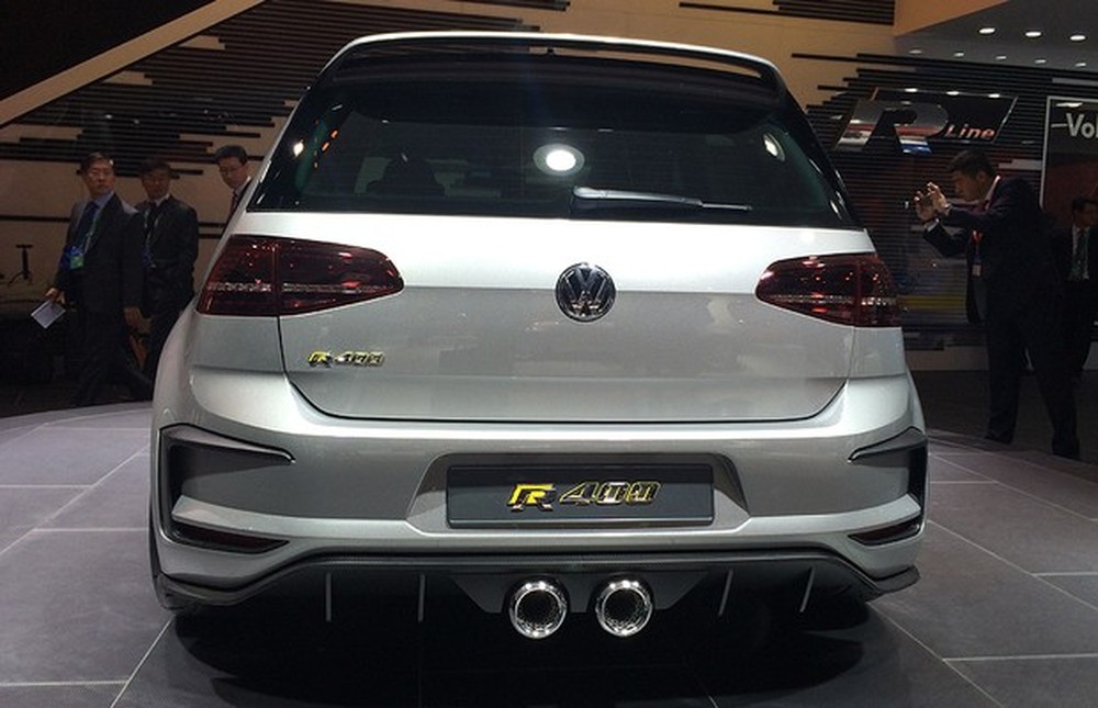 Volkswagen revela conceito do Golf R 400 no Salão de Pequim