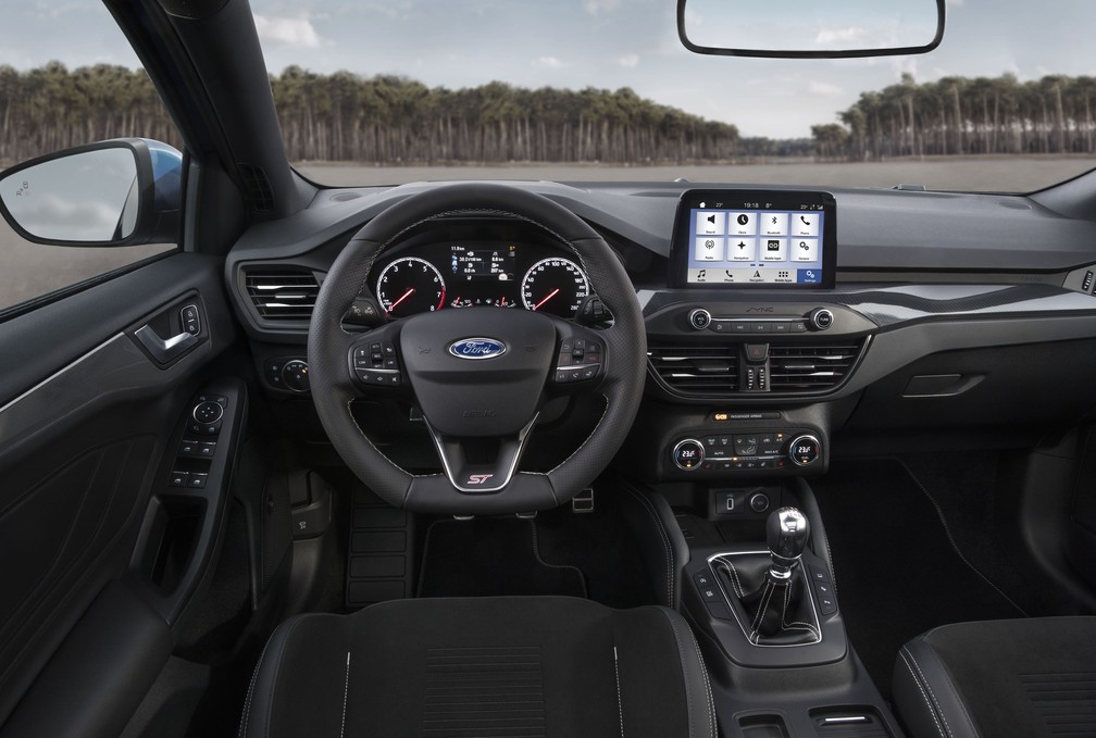 Longe do Brasil, novo Ford Focus ganha versão esportiva de 280 cv