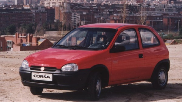Chevrolet Corsa foi lançado há 30 anos no Brasil; relembre sua história