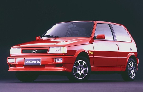 Uno Turbo completa 20 anos