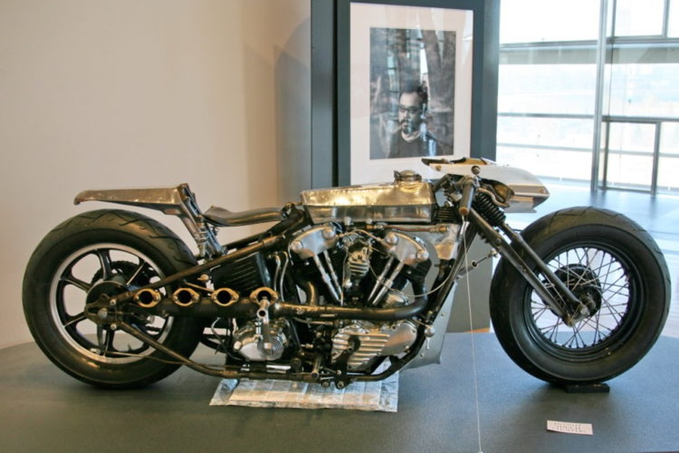 Brad Pitt curte esportivas da Ducati e tem moto clássica de mais de R ...