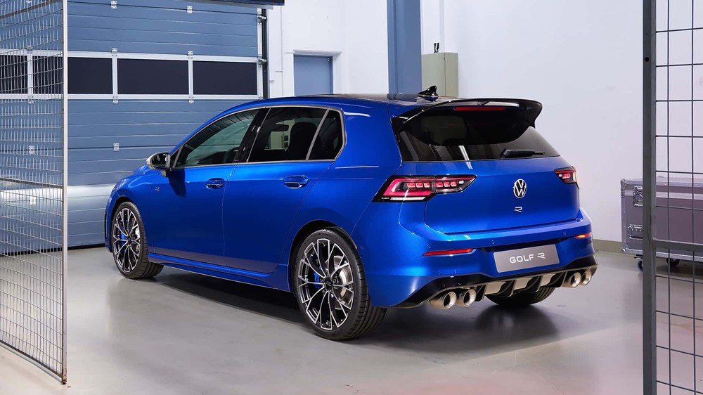 Novo Volkswagen Golf R tem 333 cv e usa ChatGPT; veja para quê