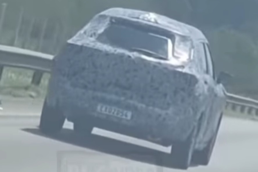 Flagra: Nissan testa novo SUV com base de Kardian e disfarçado de Kicks