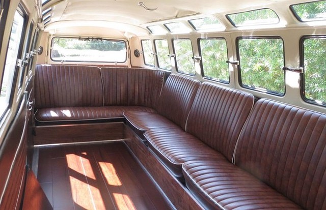 Que tal uma Kombi limusine por meio milhão?