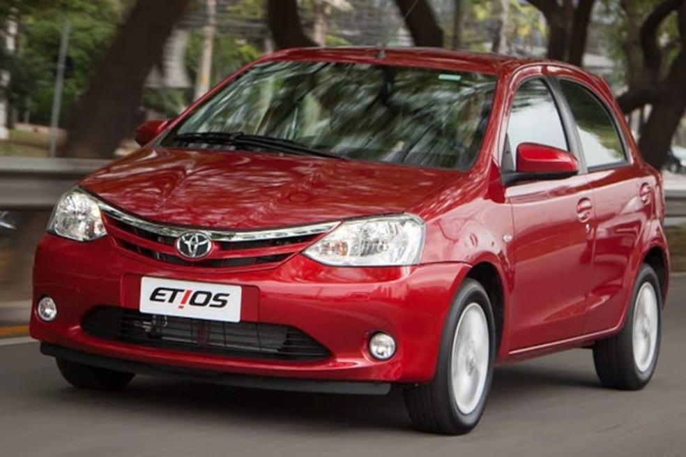 Toyota Etios: 5 principais versões usadas com preços a partir de R$ 30 mil