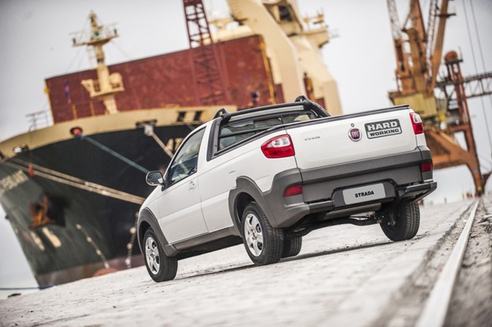 Teste: Fiat Strada Hard Working é boa para o trabalho, mas simples ...