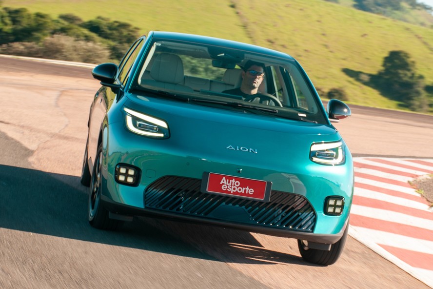 Teste: GAC Aion UT chega depois de BYD Dolphin e Geely EX2, mas é melhor?