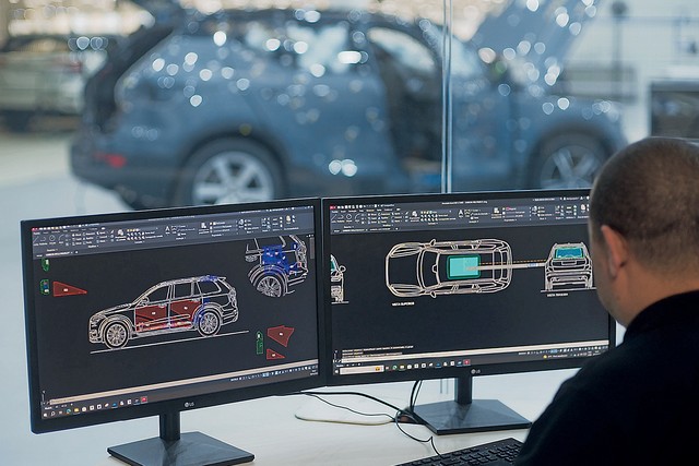 Blindadora brasileira é a maior do mundo e parece fábrica de carro; conheça