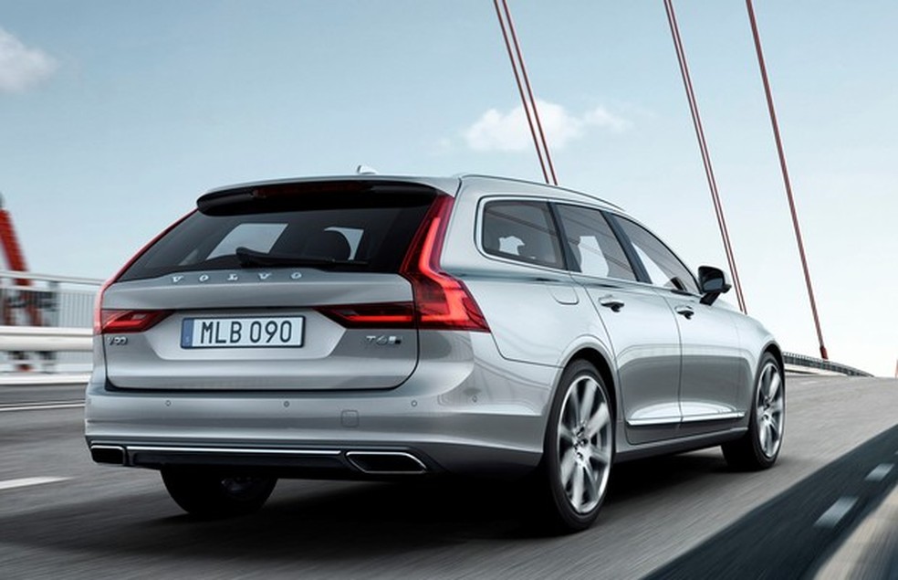 Volvo V90 aparece por completo antes do Salão de Genebra