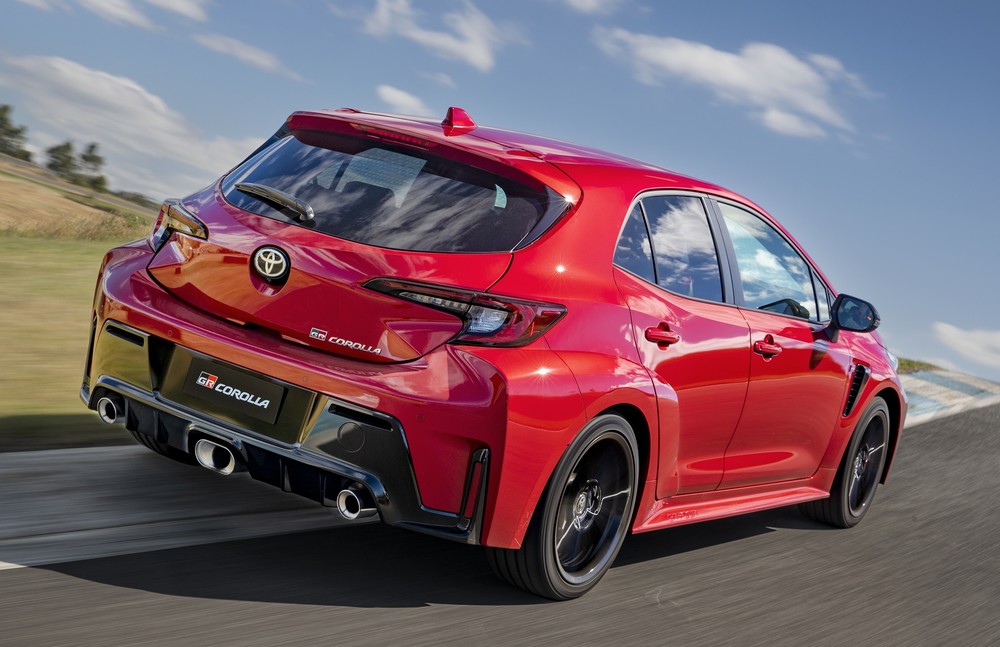 10 absurdos do Toyota GR Corolla de R$ 462 mil que o Corolla sedã não tem