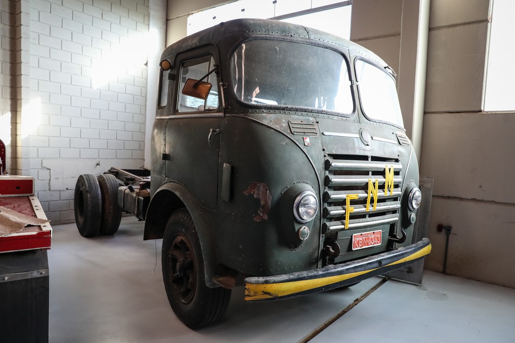 Caminhões Fenemê: colecionador mostra dezenas de FNM que restaurou no ...