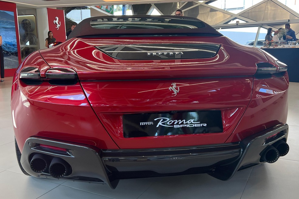 Ferrari Vermelho Conversivel 2024