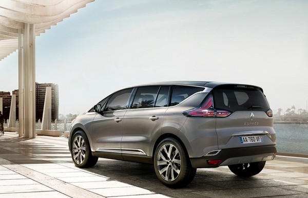 Renault revela imagens do crossover Espace