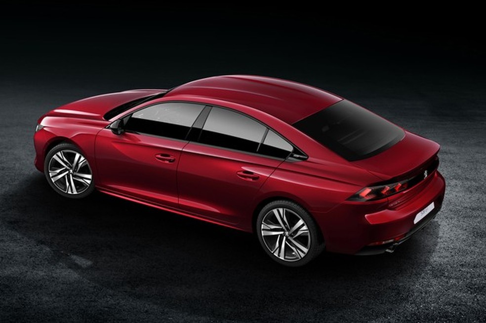 Peugeot 508 ganha visual mais agressivo e versões de até 225 cv