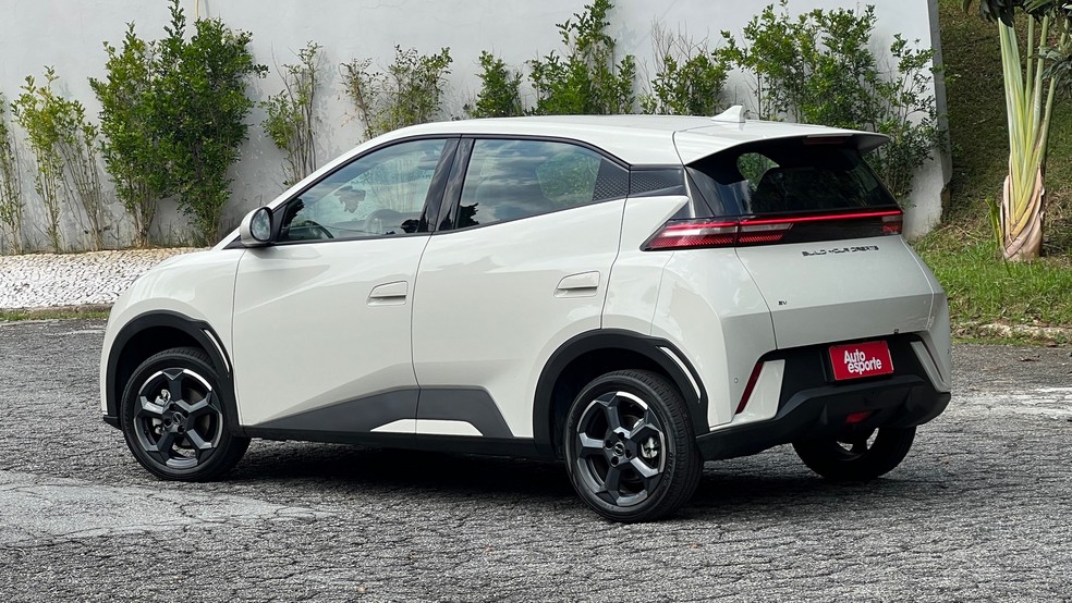 BYD Dolphin Mini 2026 fica mais barato e perde versão de 4 lugares no ...