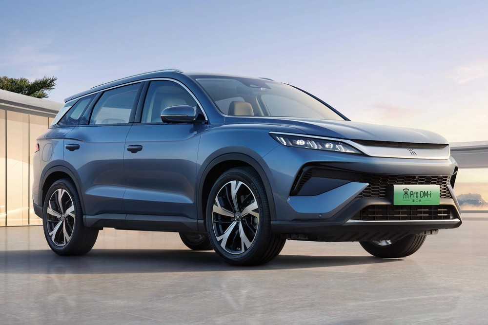 Flagra: BYD Song Pro terá novo visual e motor híbrido flex; veja quando