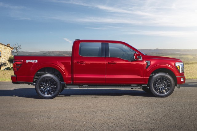 Ford F-150 2025 chega ao Brasil com novo visual e caçamba à la Fiat Toro