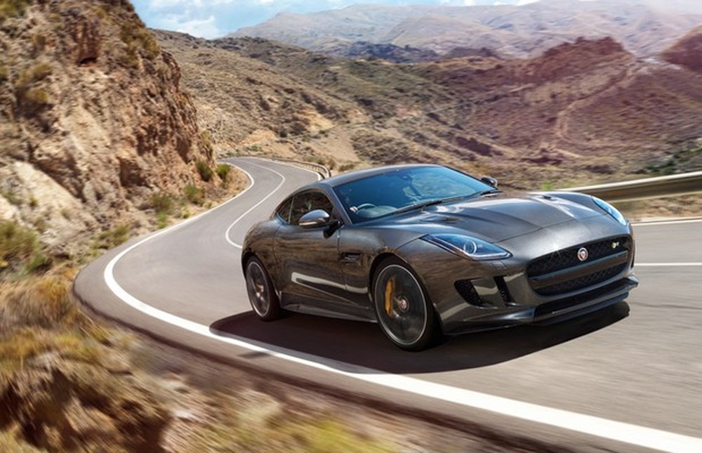 Jaguar F-Type com tração integral chega ao Brasil por R$ 687.700