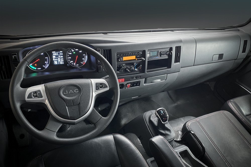 JAC lança van de sete lugares, picape mais potente e caminhão de R$ 1,1 ...