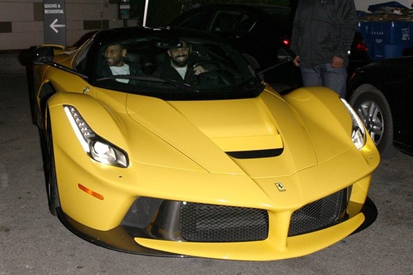 De Lamborghini a Boeing: conheça as supermáquinas do rapper Drake