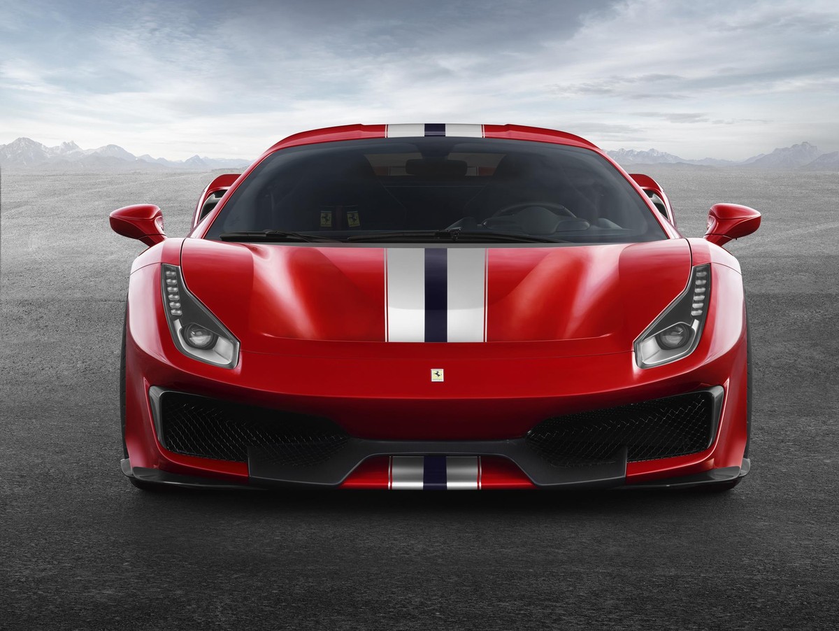 Ferrari revela o esportivo 488 Pista de 720 cavalos