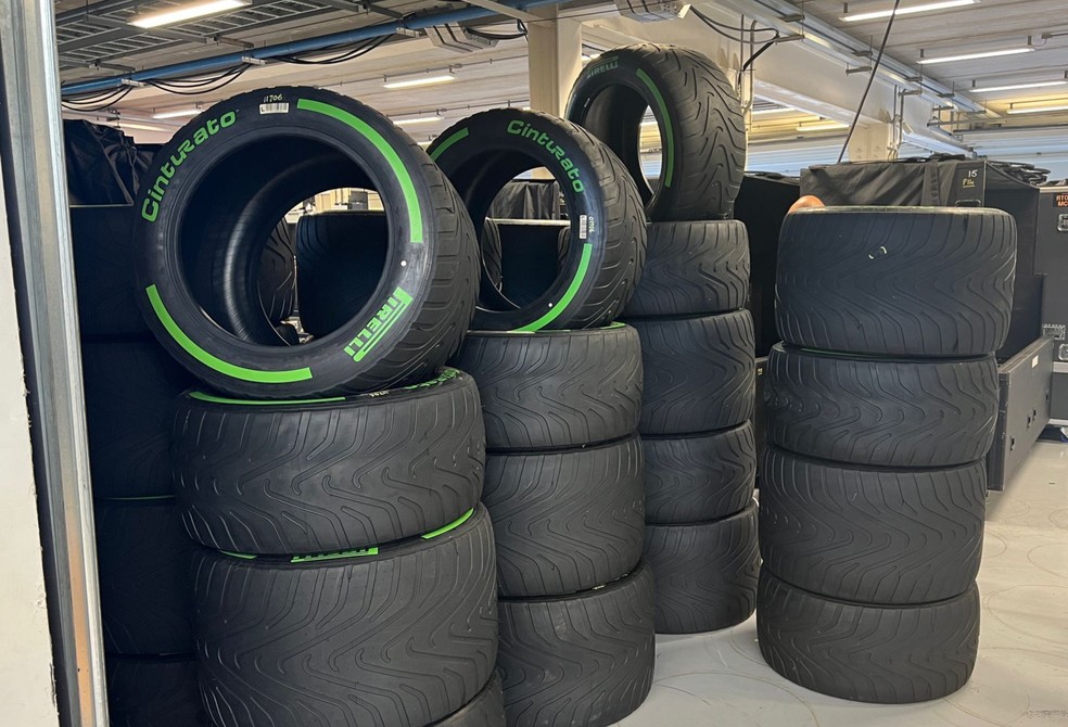 Por que nem Hamilton e Verstappen podem ter um pneu usado de um carro ...