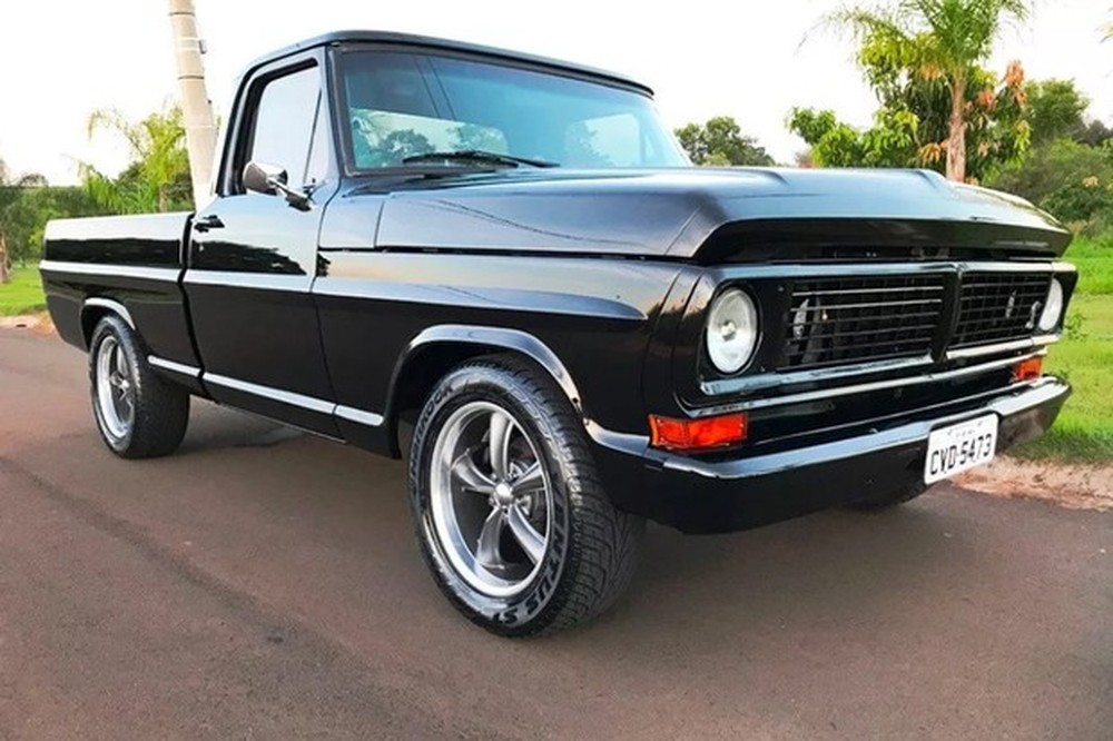 Achamos uma picape Ford F-100 1985 com jeito bandido e motor V8