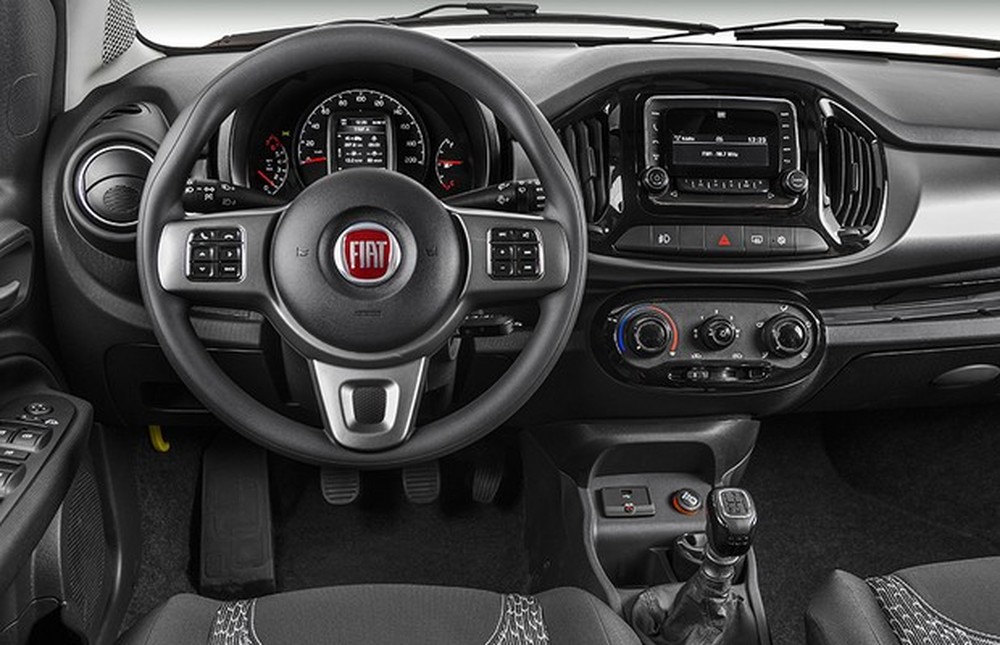 Fiat Uno Evolution encara o teste do start-stop