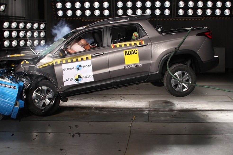 Fiat Toro conquista quatro estrelas no teste de segurança do Latin NCAP