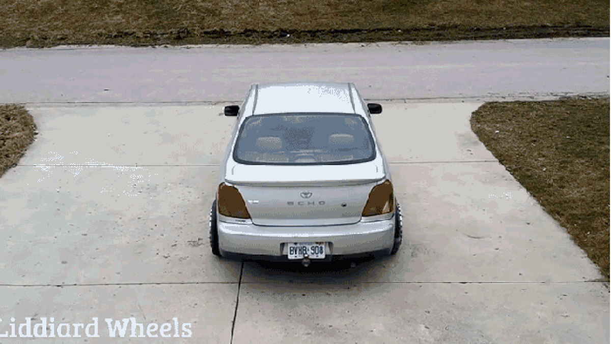 Projeto de roda permite que o carro se mova para qualquer direção