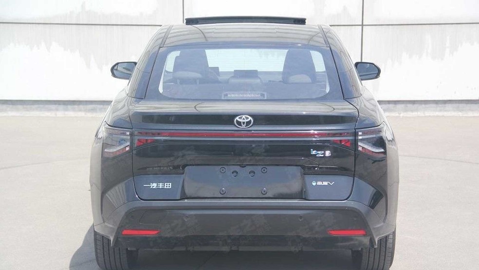 Toyota bZ3: como é o Corolla elétrico com motor de BYD que vai ser ...