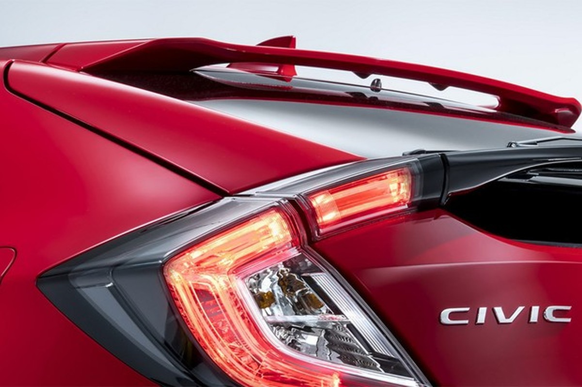 Honda divulga teaser do Civic hatch europeu (aquele carro que você já viu)