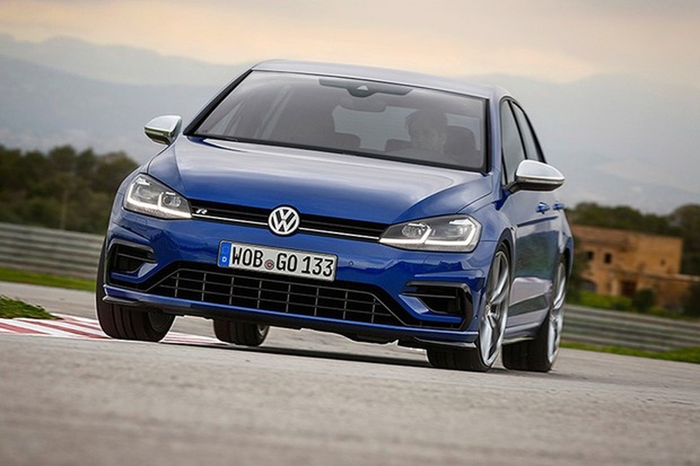 Aceleramos o novo Volkswagen Golf R